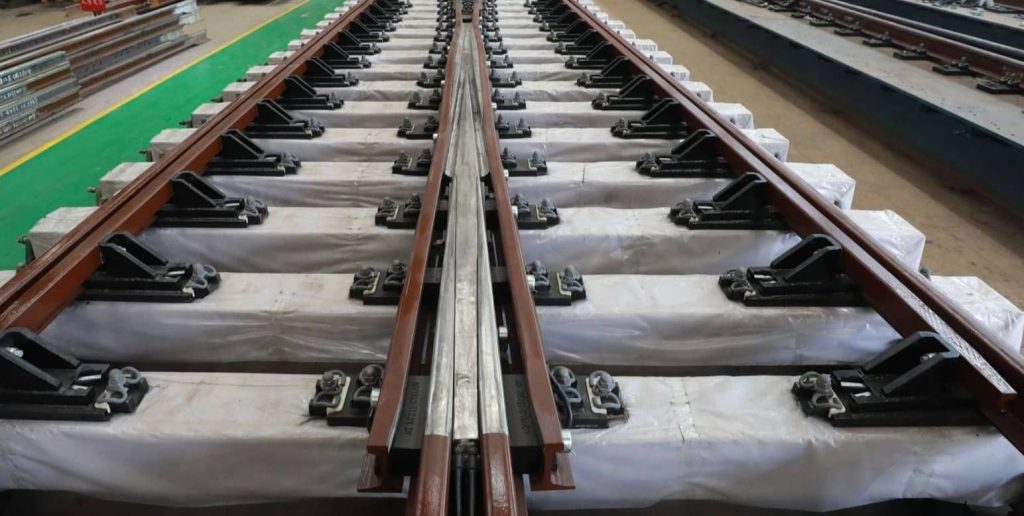 Historia del desarrollo de los perfiles de riel y las longitudes fijas ...